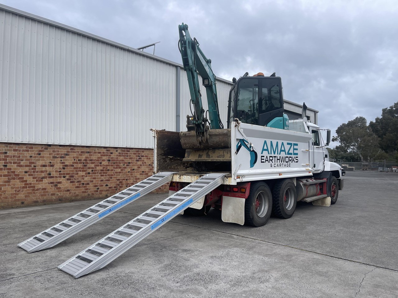 JETLAND 3.3M 3TONNE HEAVY DUTY RUBBER TYRE,RUBBER TRACK MACHINERY ...