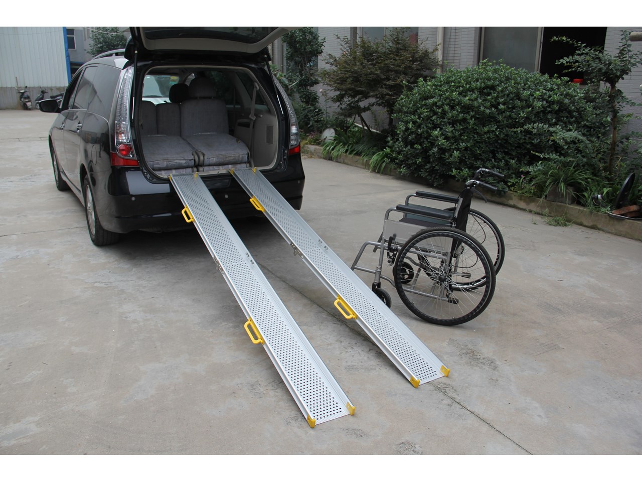 JETLAND 2.4M 270KG HALF FOLD CHANNEL WHEELCHAIR RAMP for sale (refcode ...
