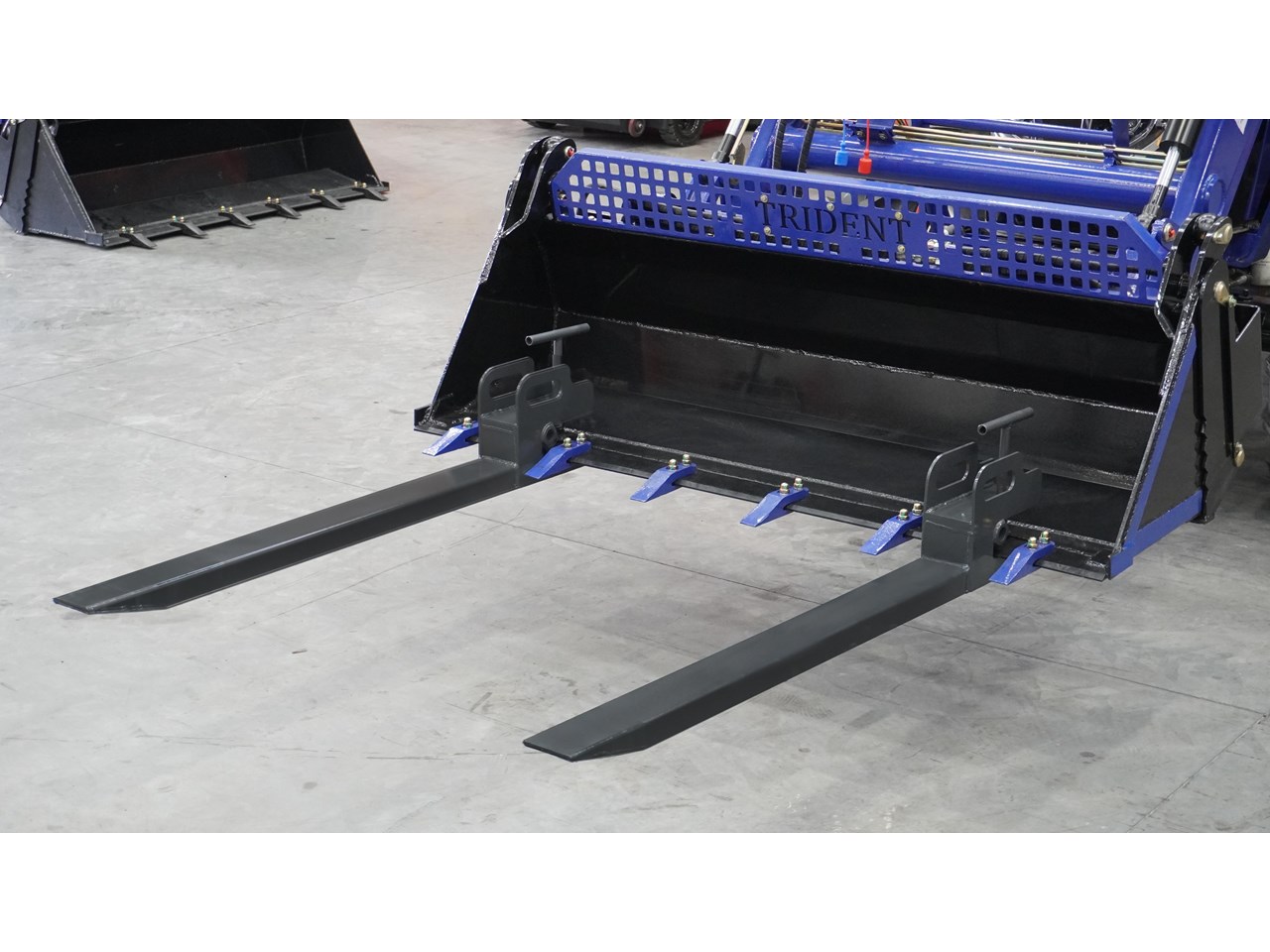 TRIDENT 75HP 4WD A/C CABIN TRACTOR COMBO DEAL (SLASHER GRADER DIGGER ...