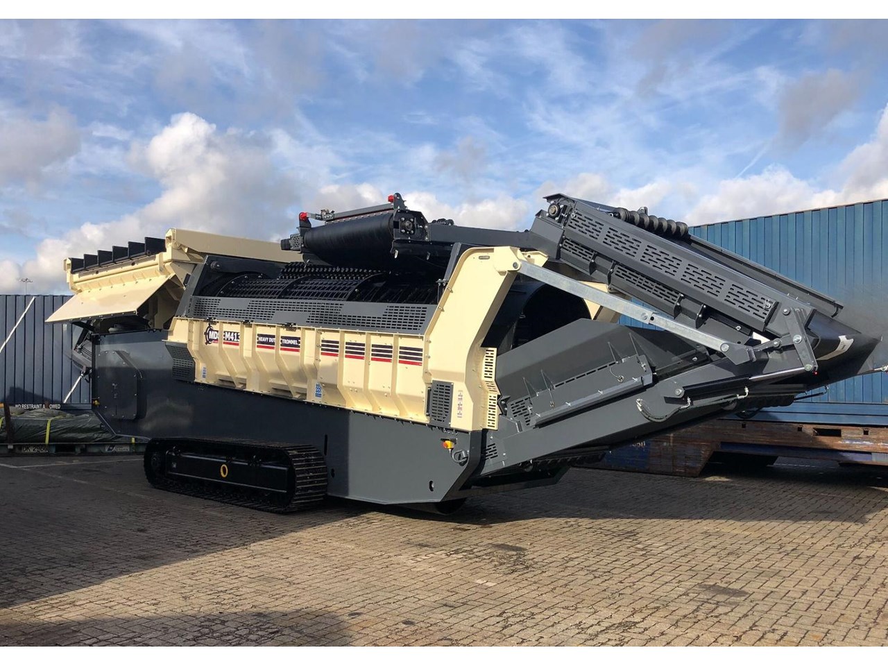 TEREX M413 TRACKED HEAVY DUTY ROCK TROMMEL for sale (refcode TA1211054)