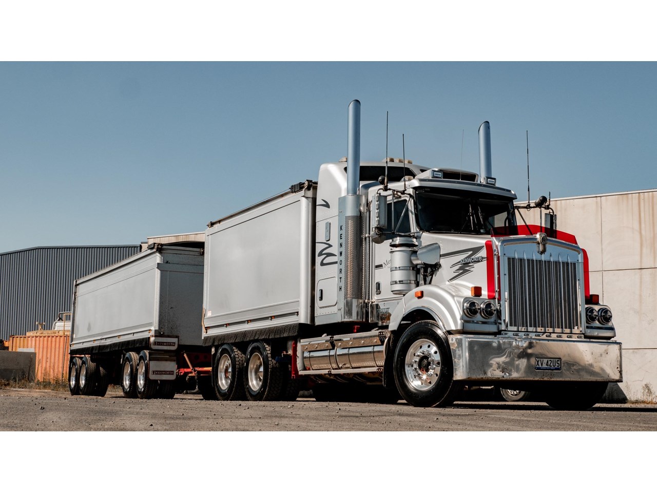 2014 KENWORTH T409 SAR for sale (refcode TA1217125)