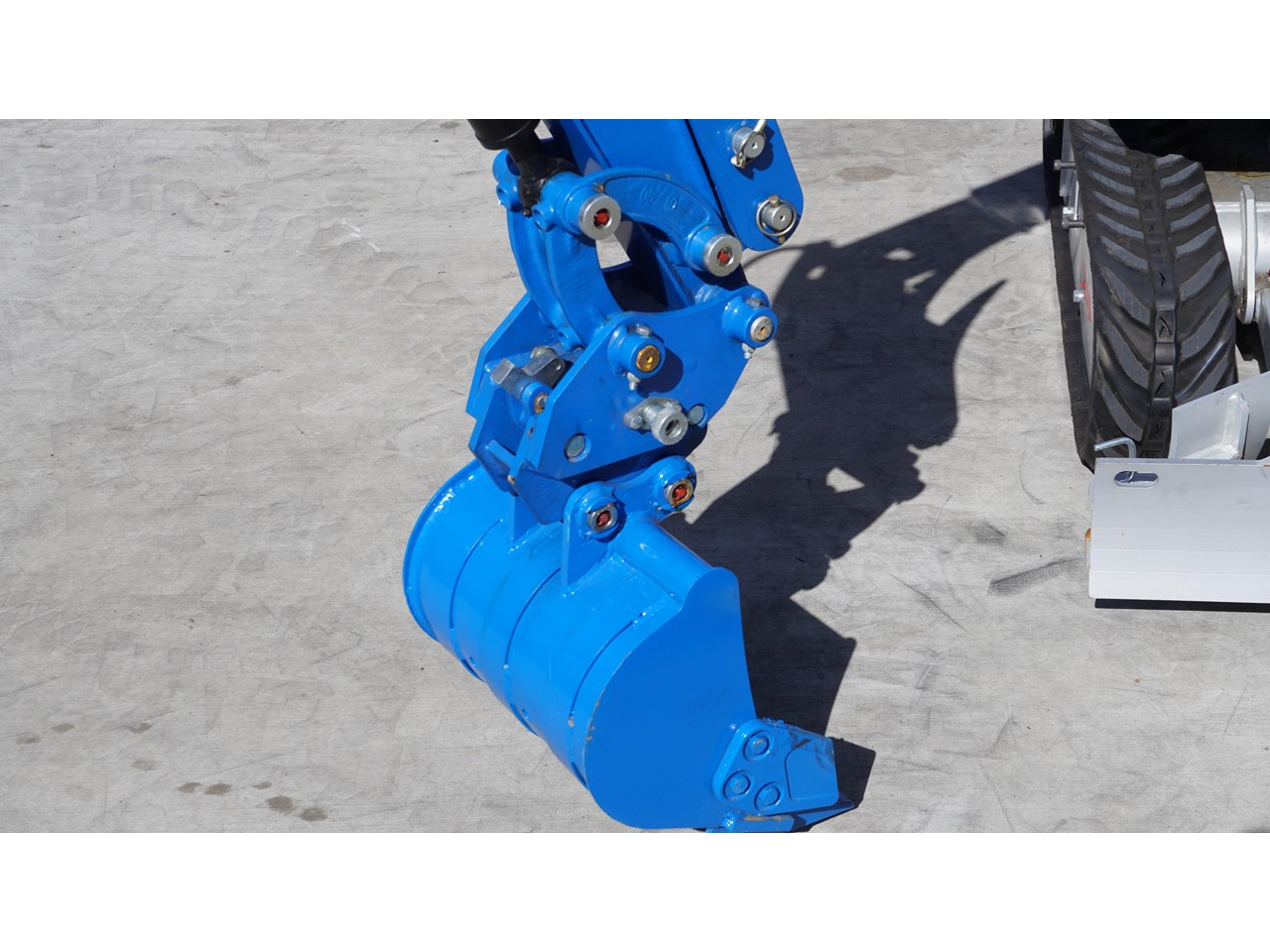 TRIDENT 1.2T EXCAVATOR EXPENDABLE TRACK, QUICK HITCH, SWING BOOM, 400MM ...