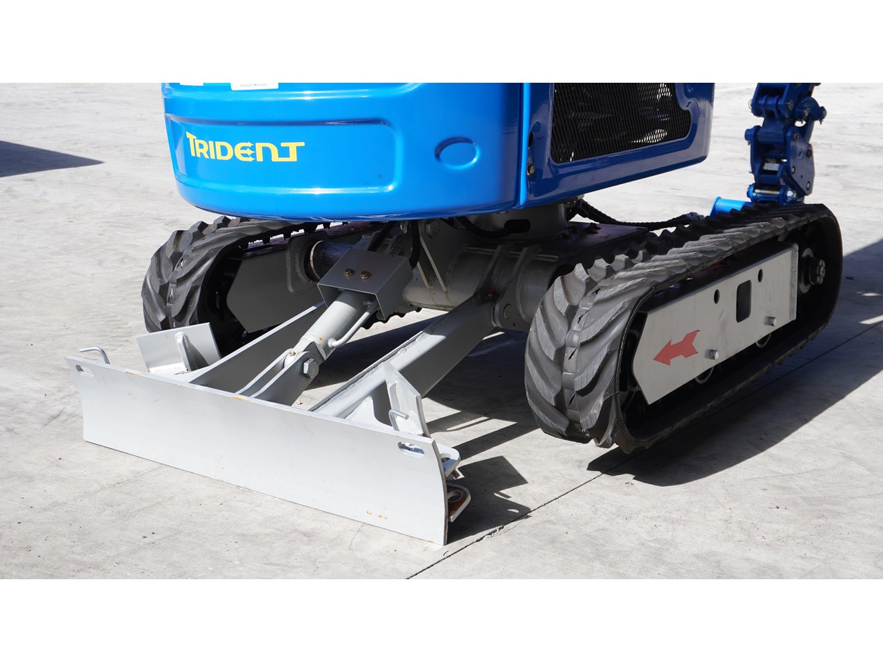 TRIDENT 1.2T EXCAVATOR EXPENDABLE TRACK, QUICK HITCH, SWING BOOM, 400MM ...