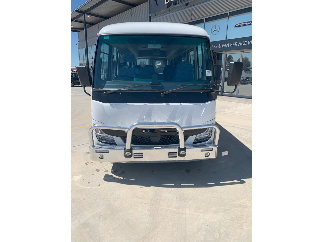 2023 FUSO ROSA DELUXE 22 SEAT SWB AMT for sale (refcode TA1208737)