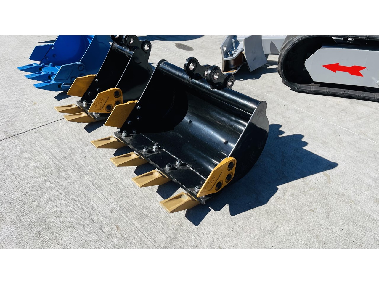 TRIDENT 1.2T EXCAVATOR EXPENDABLE TRACK, QUICK HITCH, SWING BOOM, 400MM ...