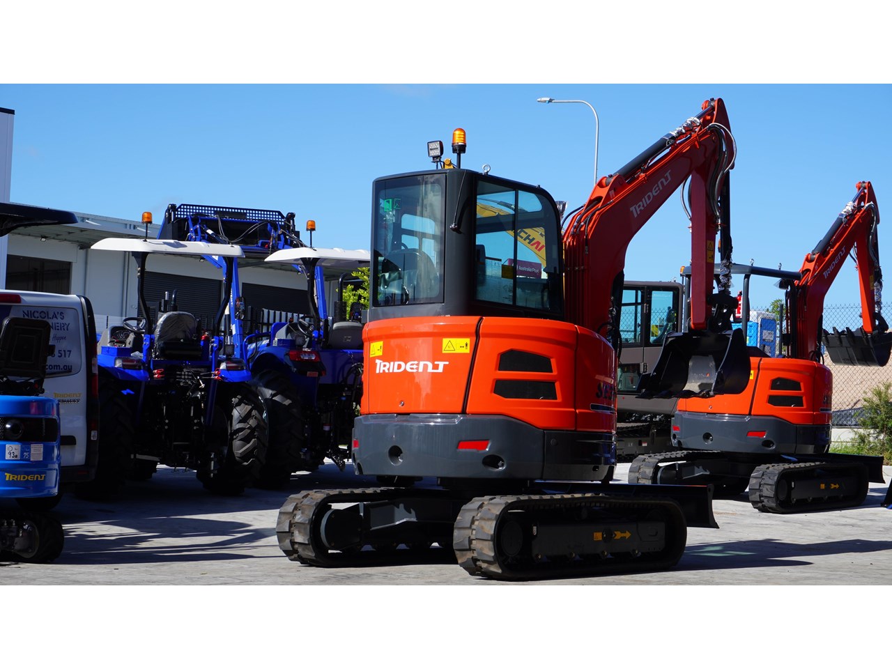 TRIDENT 3.8T A/C CABIN EXCAVATOR, 4 X SIZES BUCKETS, THUMB GRAB, RIPPER ...