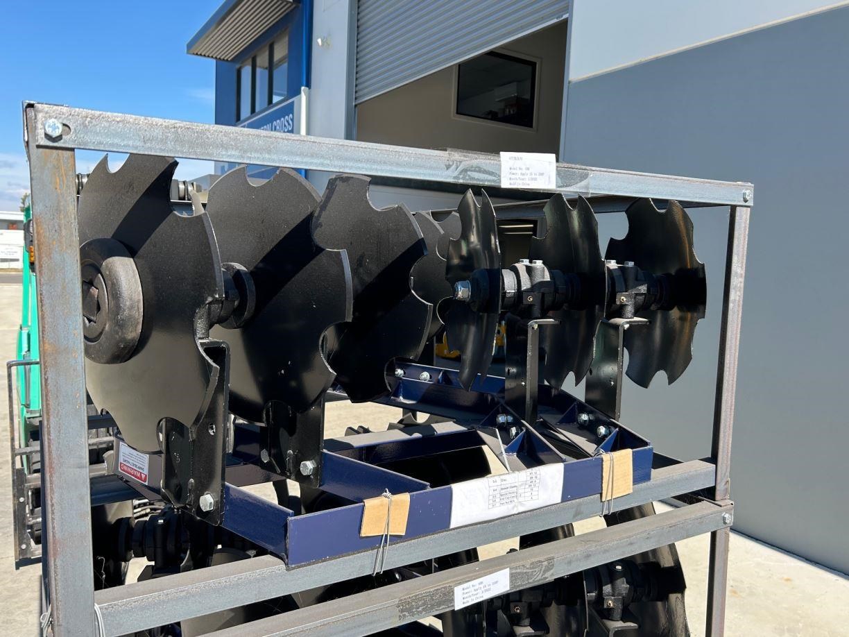 SOUTHERN CROSS AG MACHINERY 4FT OFFSET DISC HARROWS - 12X16 INCH DISCS ...