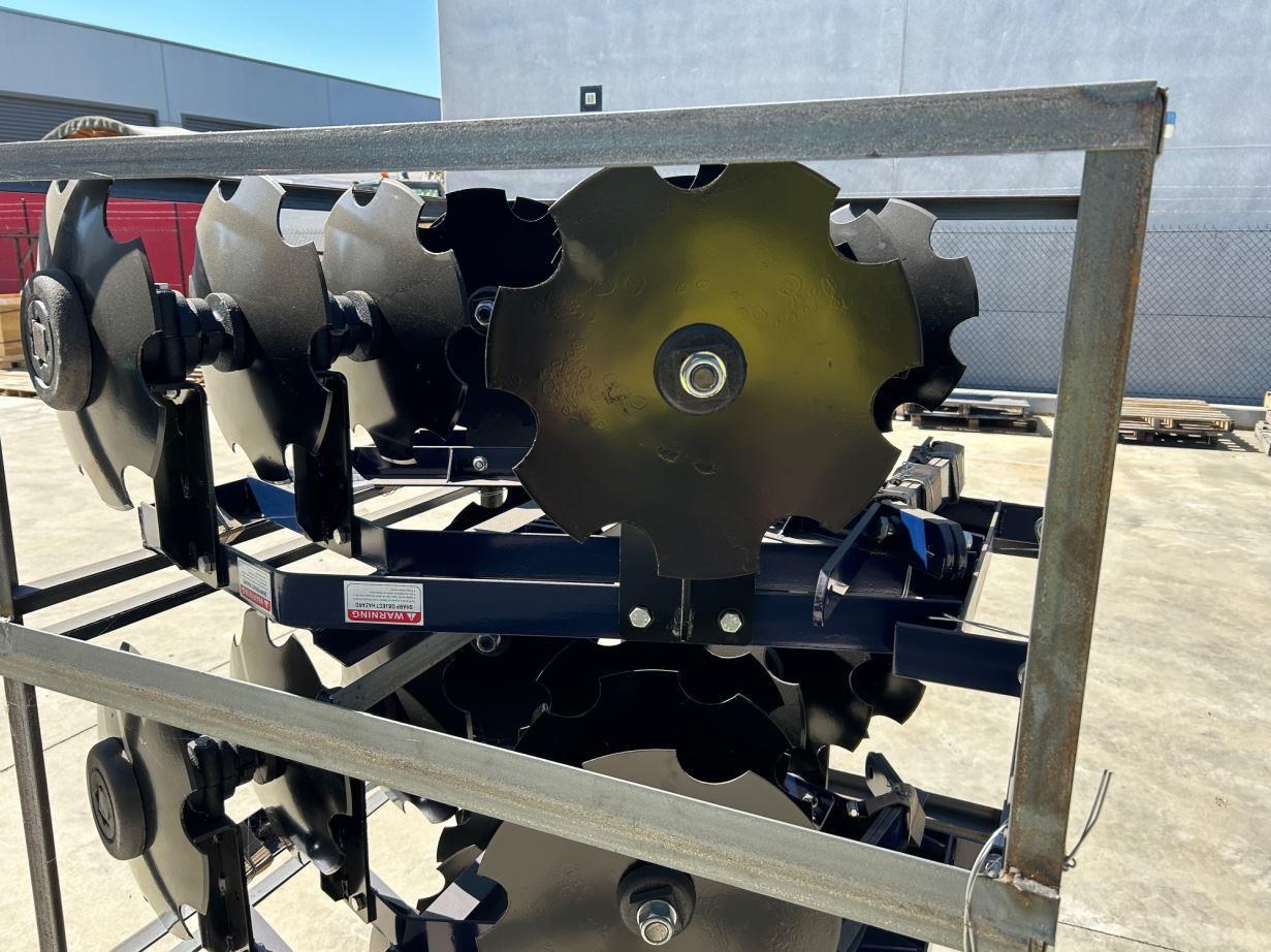 SOUTHERN CROSS AG MACHINERY 4FT OFFSET DISC HARROWS - 12X16 INCH DISCS ...