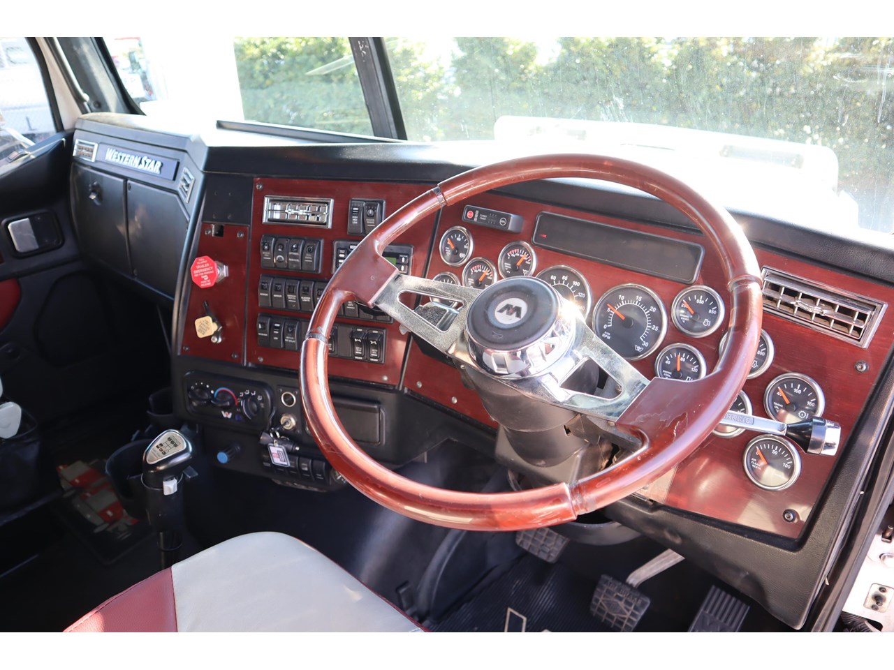 2014 WESTERN STAR 4800 FX CONSTELLATION for sale (refcode TA1221406)