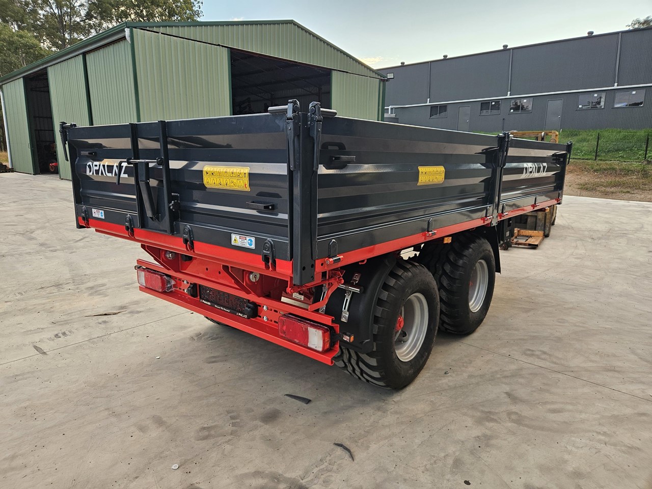 PALAZ 15 TON TANDEM AXLE FARM TIPPING TRAILER for sale (refcode TA1215242)