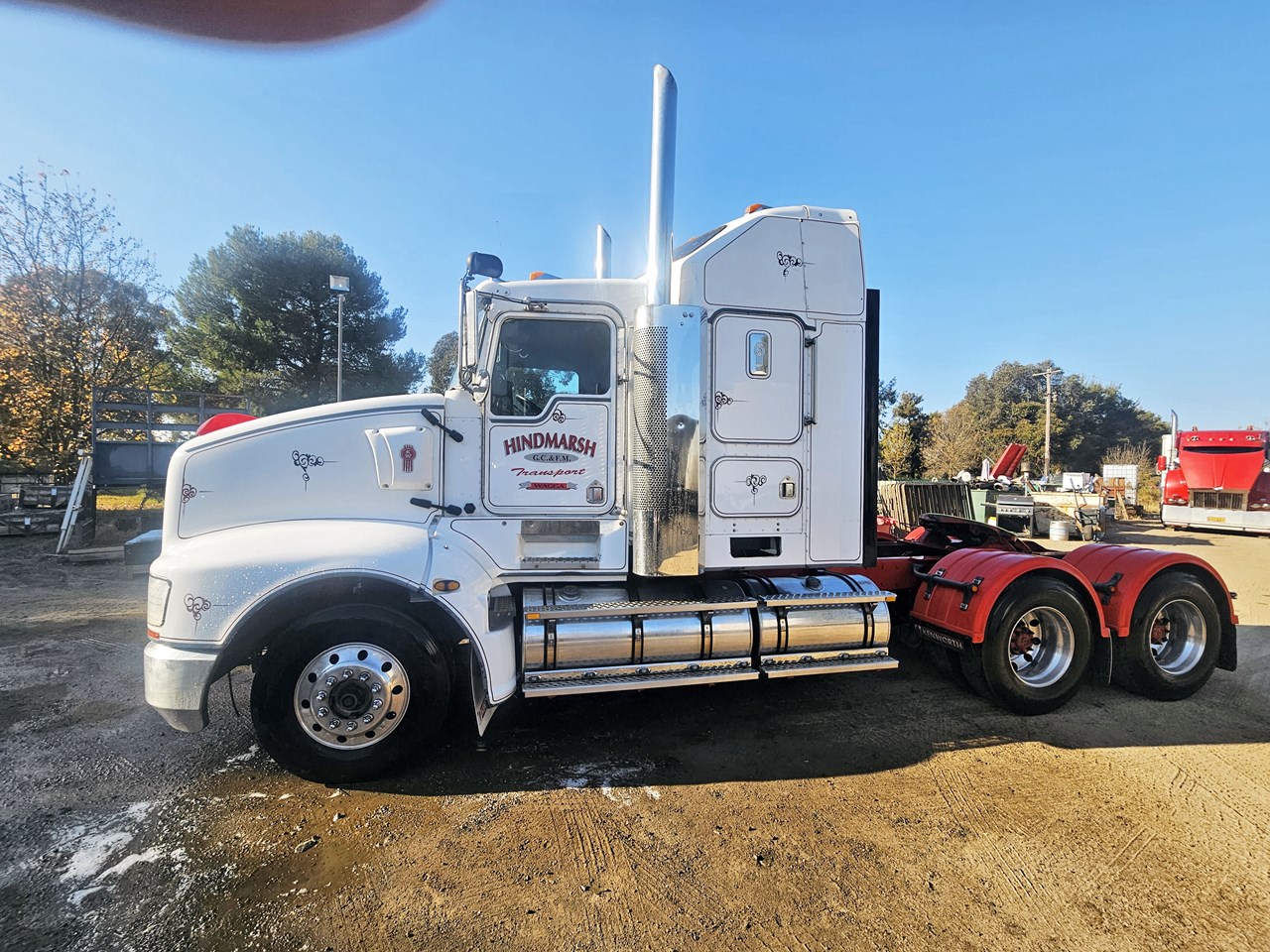2010 KENWORTH T608 for sale (refcode DIY1223401)