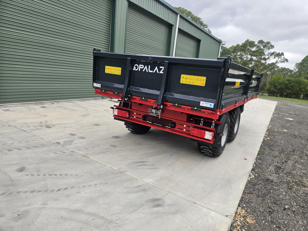 PALAZ 8 TON TANDEM AXLE FARM TIPPING TRAILER for sale (refcode TA1215241)