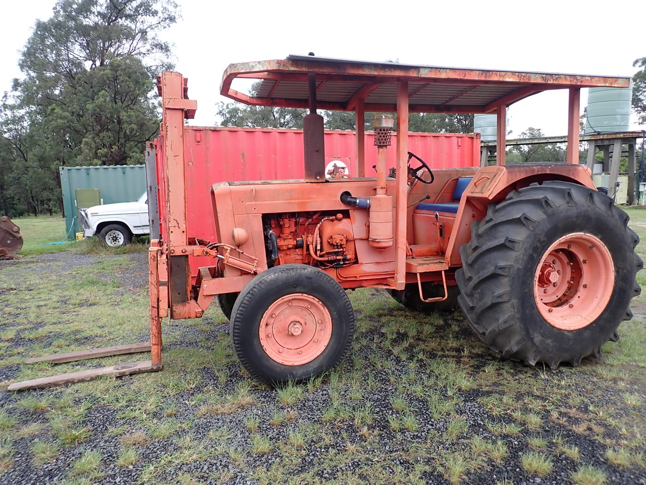 CHAMBERLAIN C6100 TRACTOR FORKLIFT for sale (refcode TA1272311)