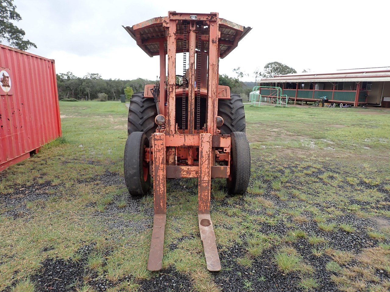 CHAMBERLAIN C6100 TRACTOR FORKLIFT for sale (refcode TA1272311)