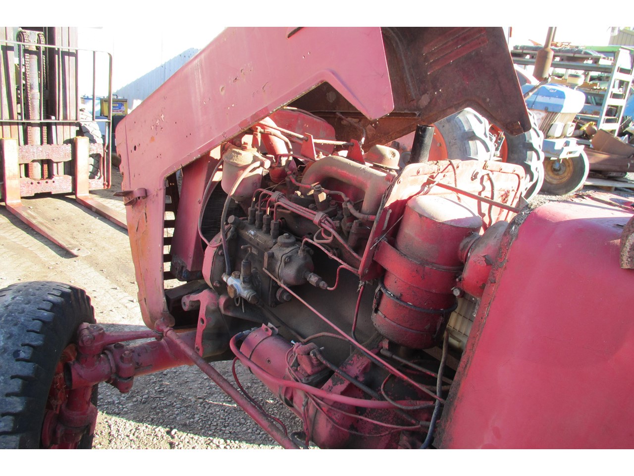INTERNATIONAL B250 TRACTOR for sale (refcode TA1272726)