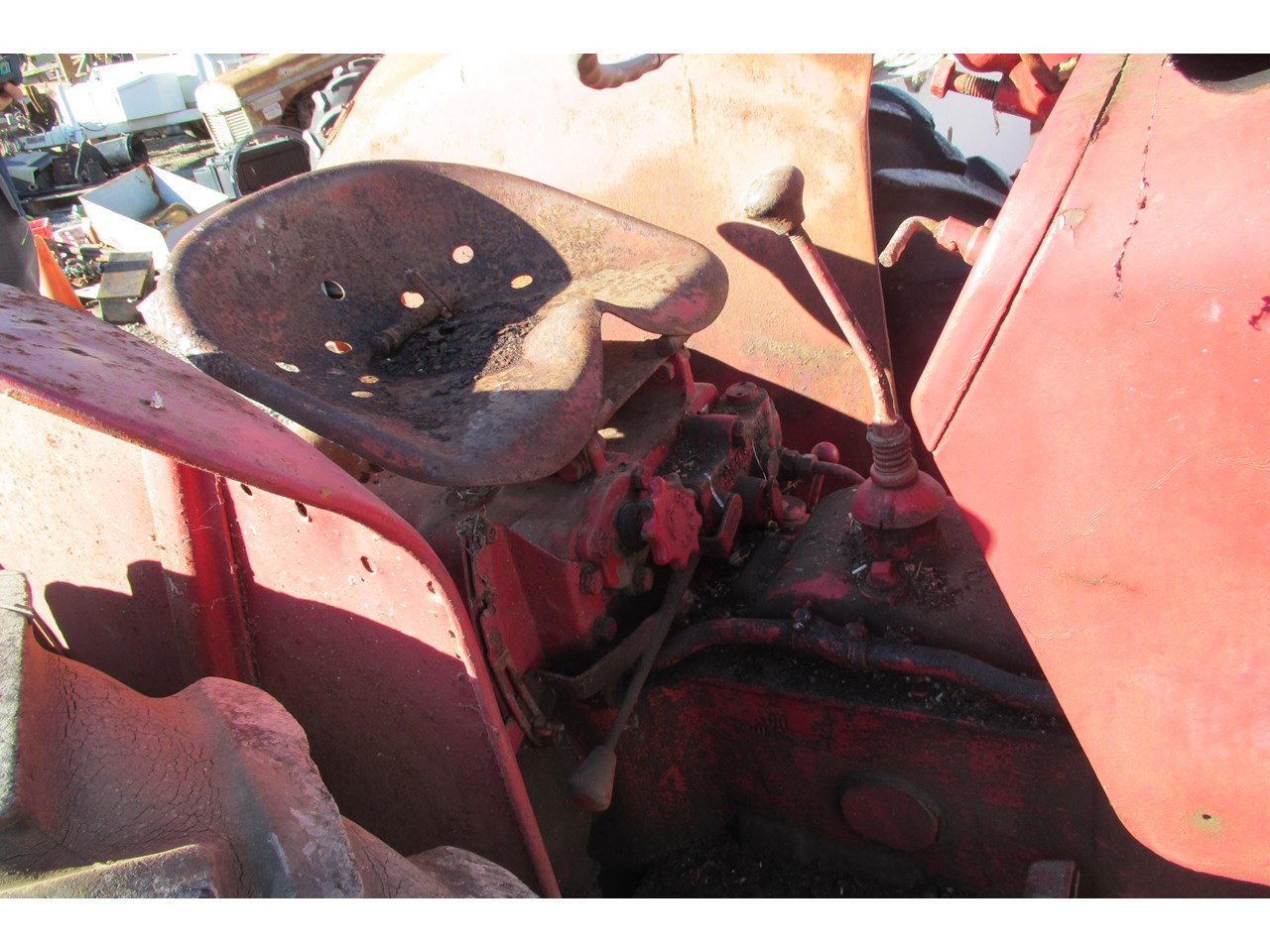 INTERNATIONAL B250 TRACTOR for sale (refcode TA1272726)