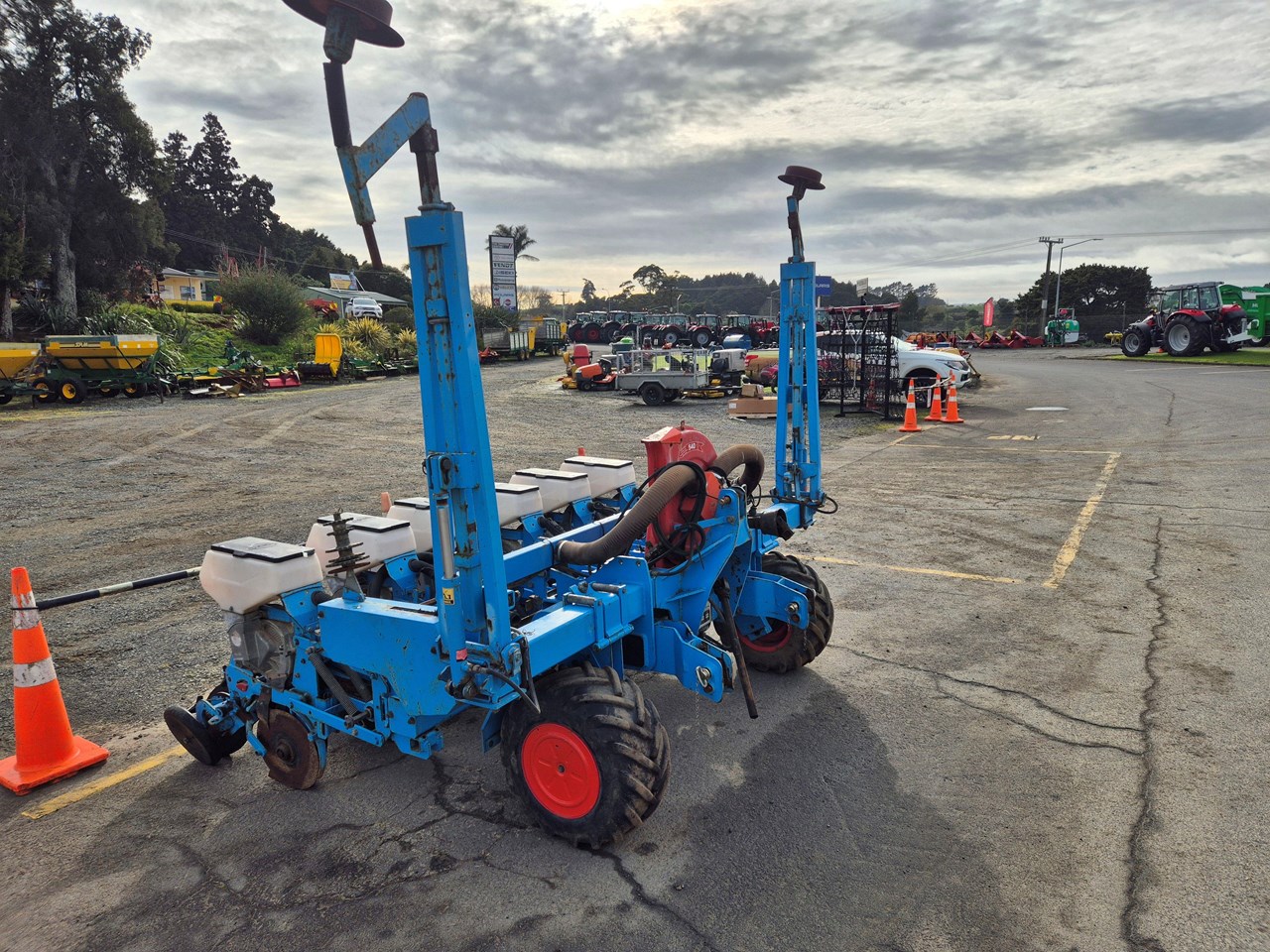 MONOSEM NG PLUS 4 6-ROW MAIZE PLANTER for sale (refcode TA1280302)