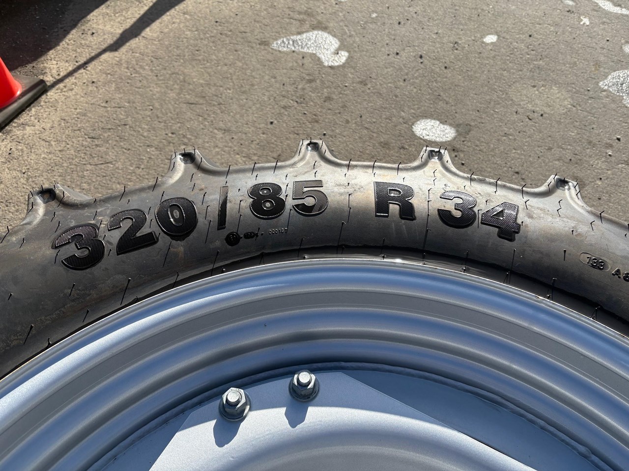 MASSEY FERGUSON ROW CROP WHEELS for sale (refcode TA1292206)