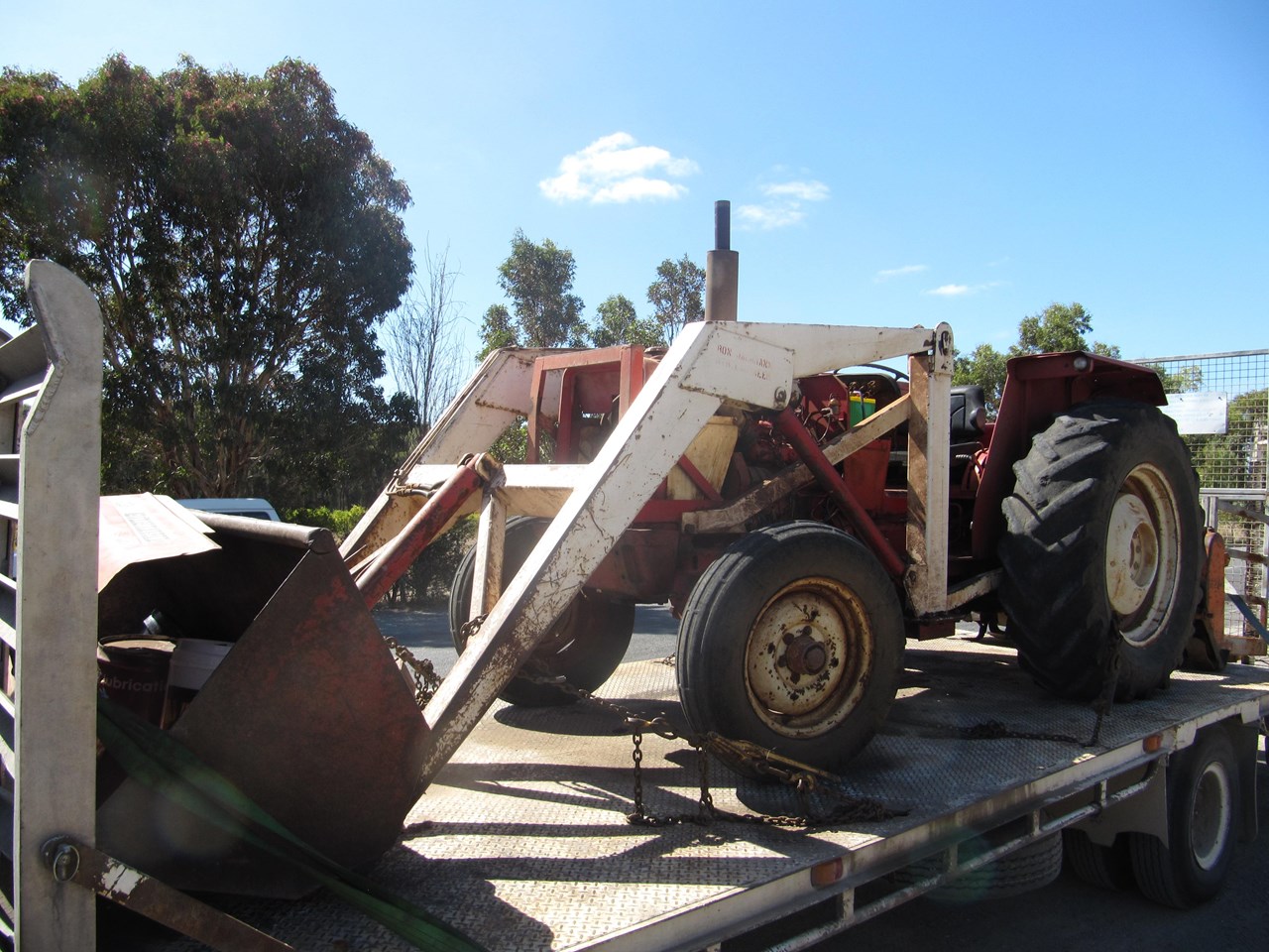 CASE IH 574 TRACTOR (WRECKING PARTS ONLY) for sale (refcode TA606566)