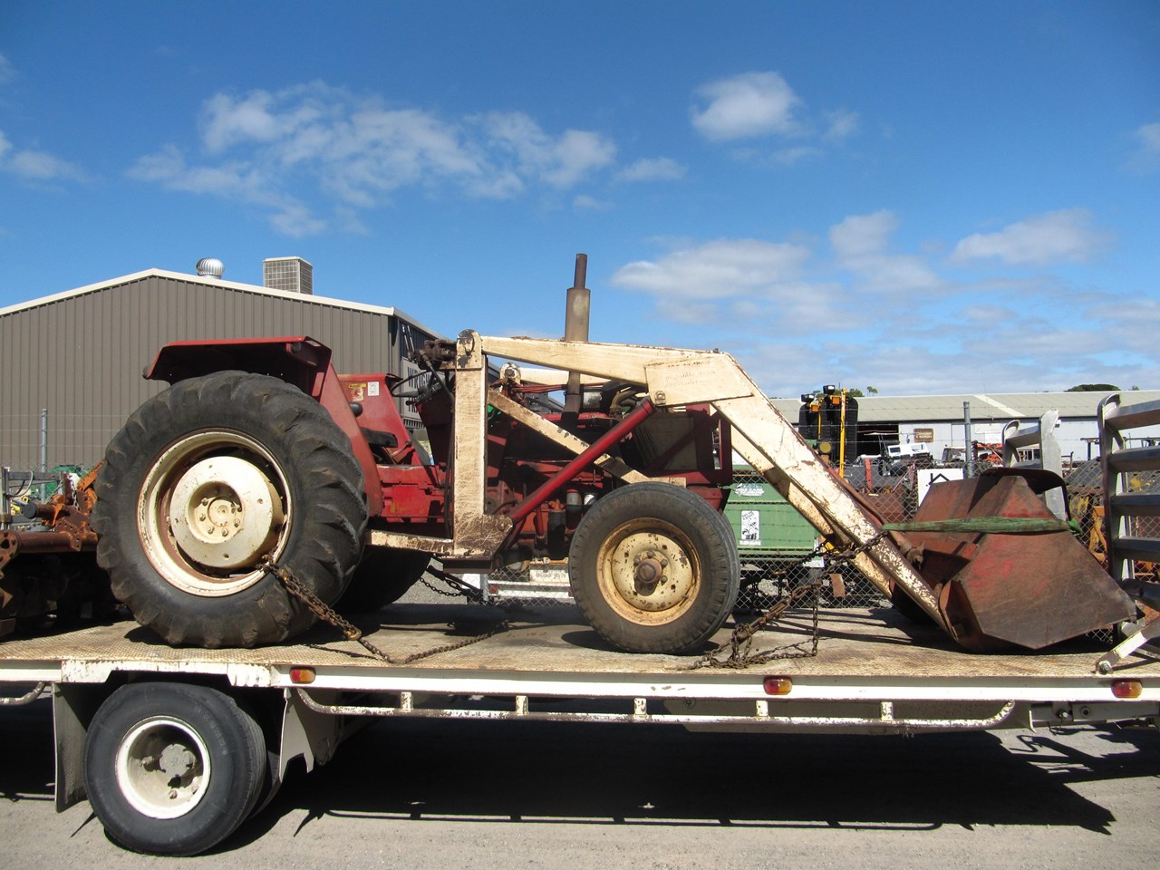 CASE IH 574 TRACTOR (WRECKING PARTS ONLY) for sale (refcode TA606566)
