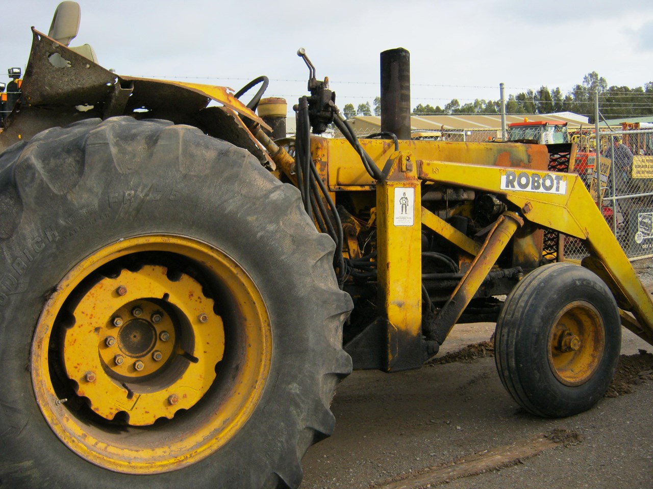 CHAMBERLAIN C670 TRACTOR WRECKING PARTS ONLY for sale (refcode TA634654)