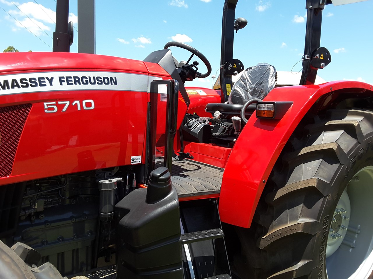 MASSEY FERGUSON 5700 SERIES 5700 for sale (refcode TA773054)