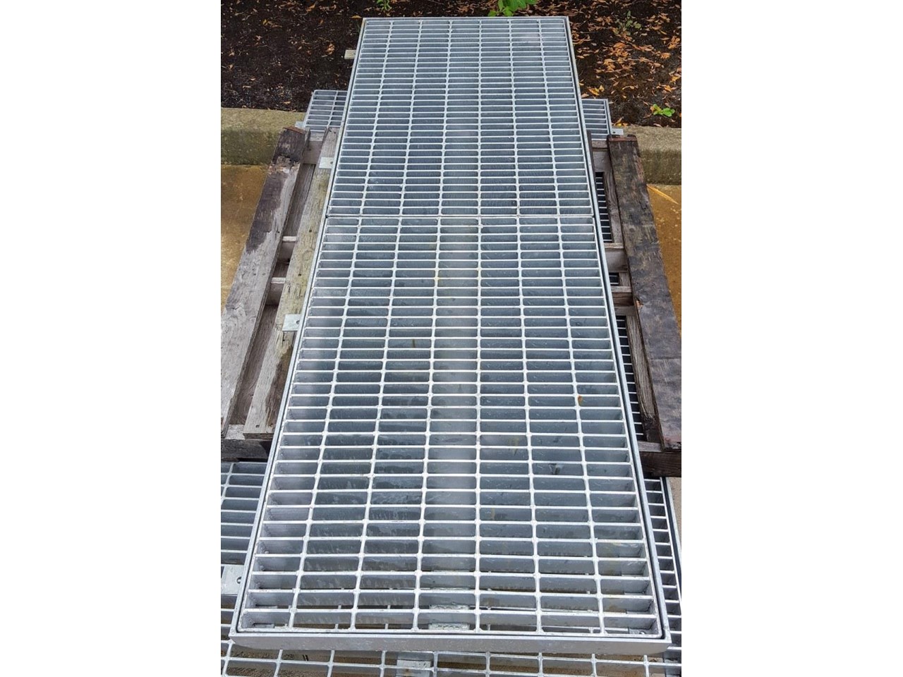 STEEL GRATES GRID MESH GRATES for sale (refcode TA916416)