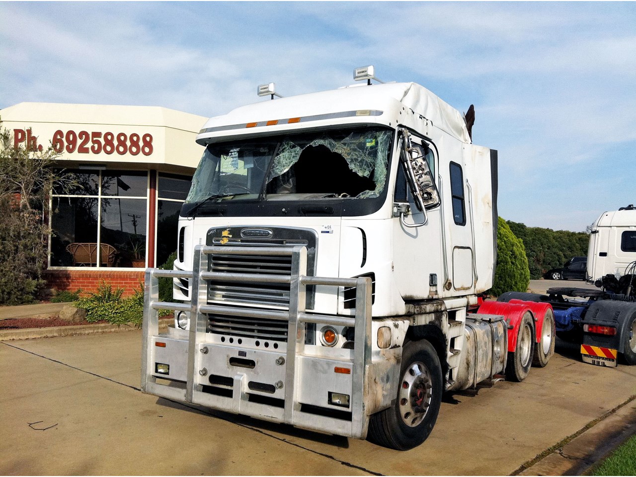 Freightliner Argosy Steps