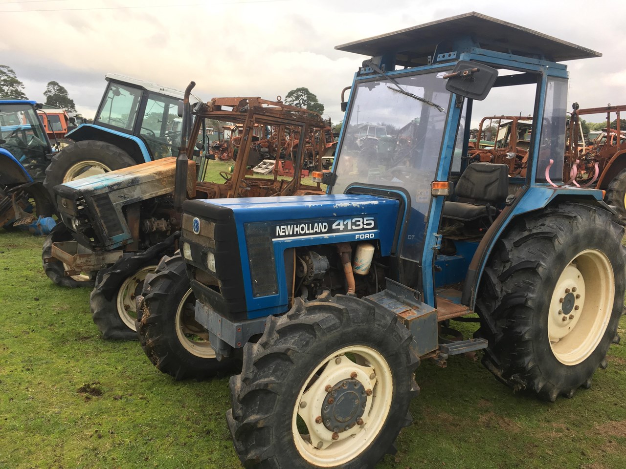 NEW HOLLAND 4135 for sale