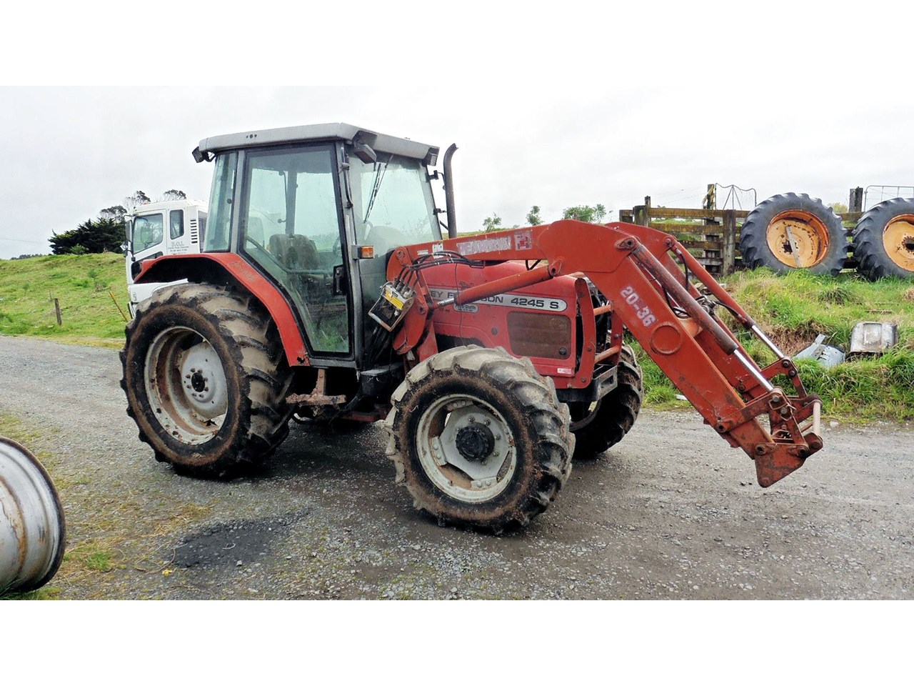 MASSEY FERGUSON 4245 for sale (refcode TA995723)