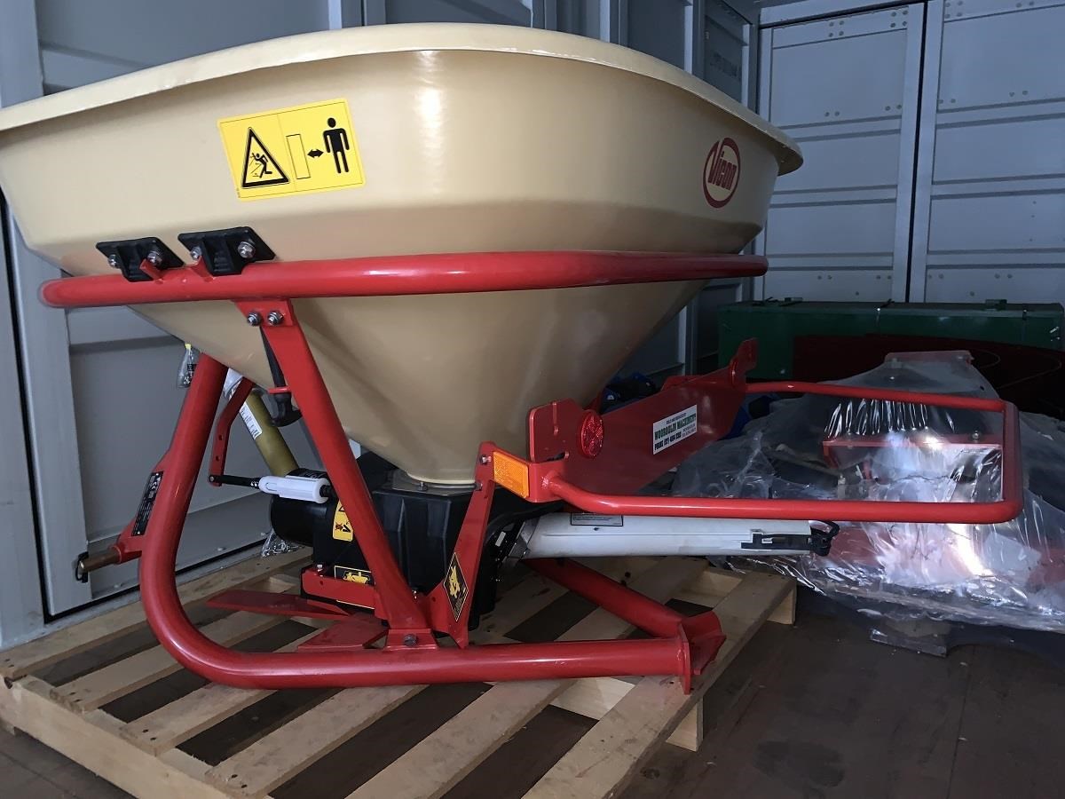 VICON PS403, 400 LITRE PENDULUM SPREADER for sale (refcode TA1061355)