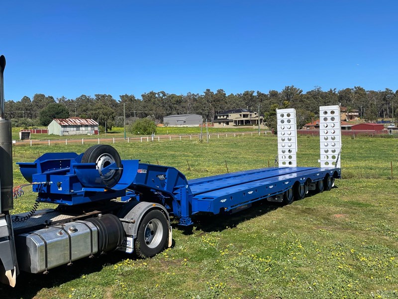 2023 FREIGHTTRANS SEMI QUAD AXLE LOW LOADER FLOAT for sale