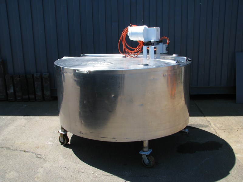 MYTTONS 1100L STAINLESS STEEL JACKETED TANK VAT MILK WITH AGITATOR for sale