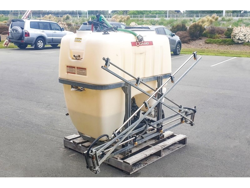 CROPLANDS 600 SPRAYER WITH 6M BOOM for sale