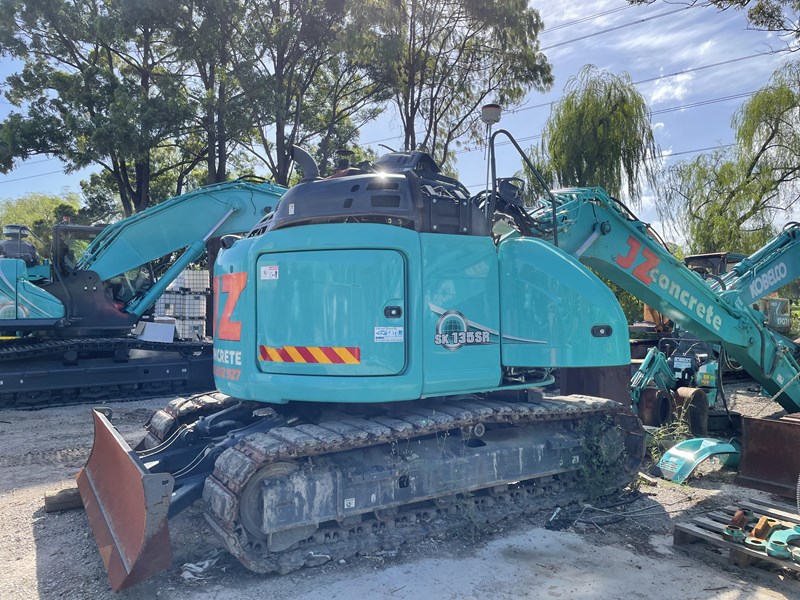 KOBELCO SK135SR-5 for sale