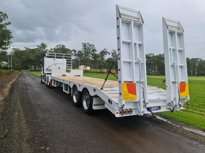 2008 JP TRAILERS TANDEM DROP DECK WITH RAMPS AND WINCH for sale