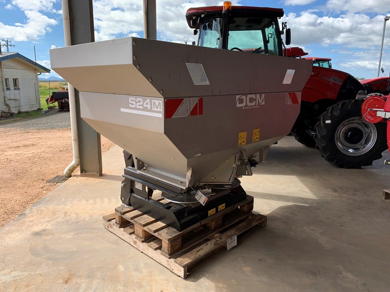 SILVAN DCM-S24900X , 900 LITRE STAINLESS STEEL TWIN DISC SPREADER for sale
