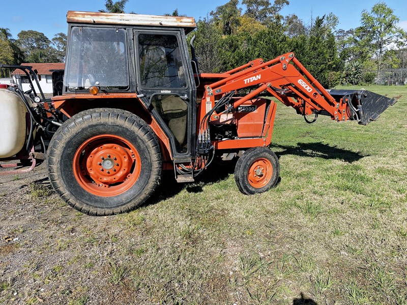 2010 KUBOTA M4030 for sale