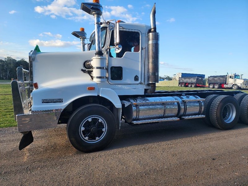 2004 KENWORTH T404 ST C15 , 6 ROD , 130T , HYDRAULICS for sale