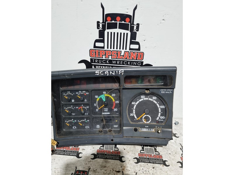 SCANIA 1421622 INSTRUMENT CLUSTER SCANIA 1421622 072362 for sale