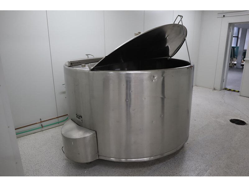 ANDERSON 2000L STAINLESS STEEL JACKETED TANK VAT MILK WITH MIXER for sale