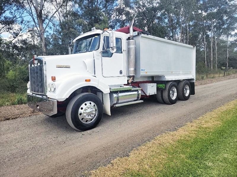 2004 KENWORTH T404 SAR C15 AUTO for sale