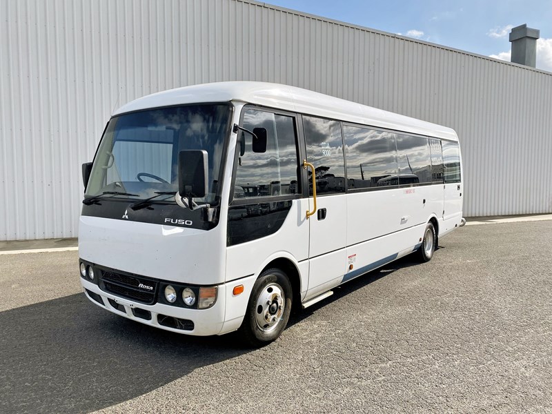 2013 MITSUBISHI ROSA DELUXE AUTOMATIC 22 SEATER W/CHAIR BUS for sale