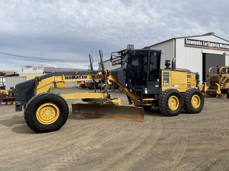 2011 KOMATSU GD555-5 for sale