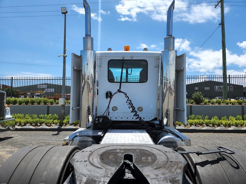 2005 FREIGHTLINER CENTURY CLASS CST120 for sale