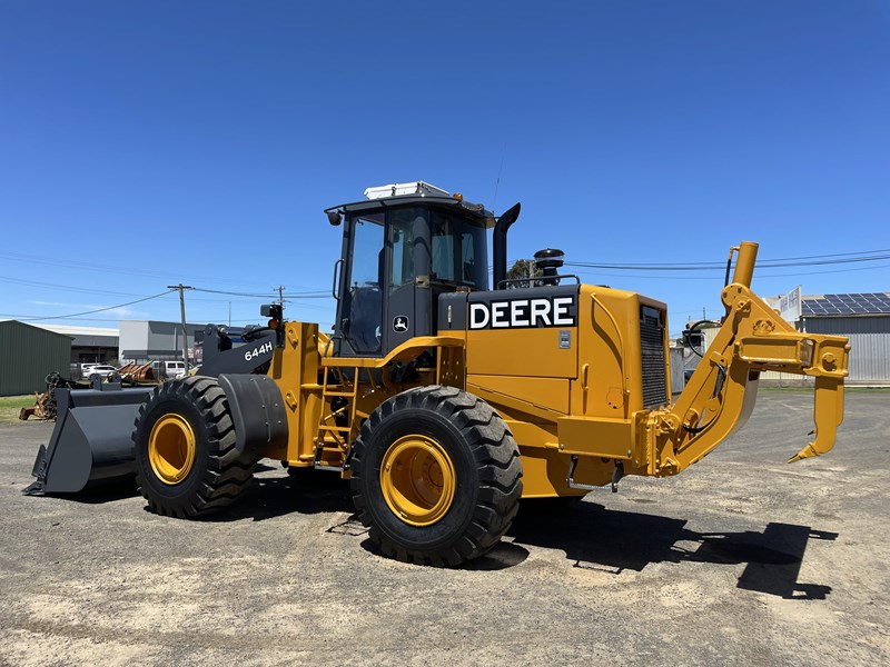 JOHN DEERE 644H for sale
