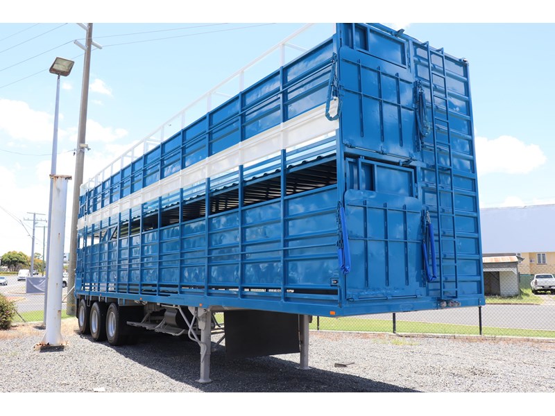 1996 HILLCREST DOUBLE DECKER LIVESTOCK Road train Lead / B double rear ...