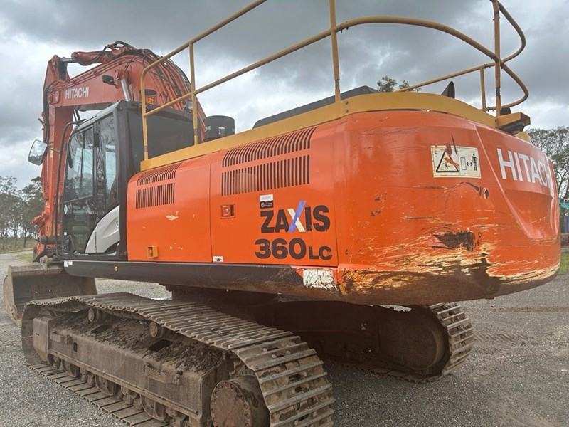 2017 HITACHI ZX360LC-5B for sale