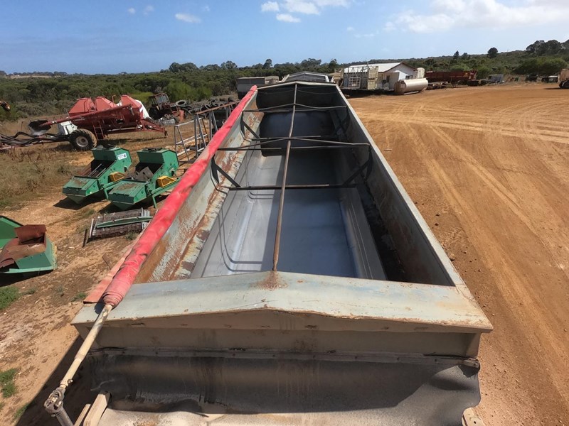 1993 HOWARD PORTER TRI AXLE for sale