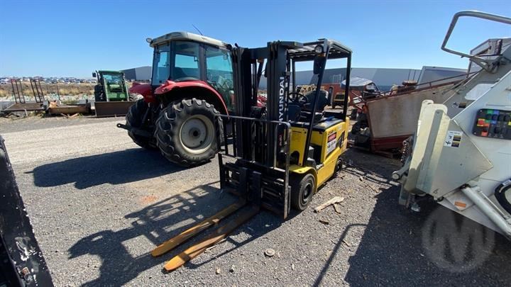 2015 HYUNDAI 25B-9 for sale